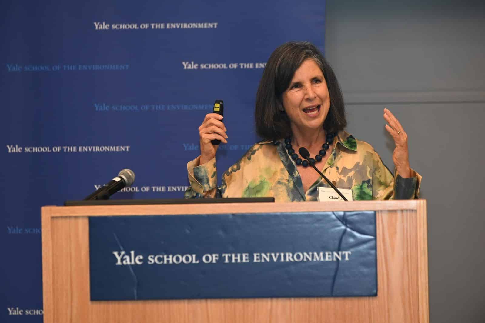 Claudia Martínez fue galardonada con el Distinguished Alumni Award de ...